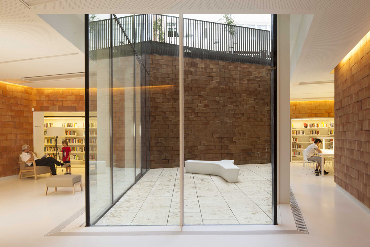 Dematerialized steel curtain wall (018) | facad3s