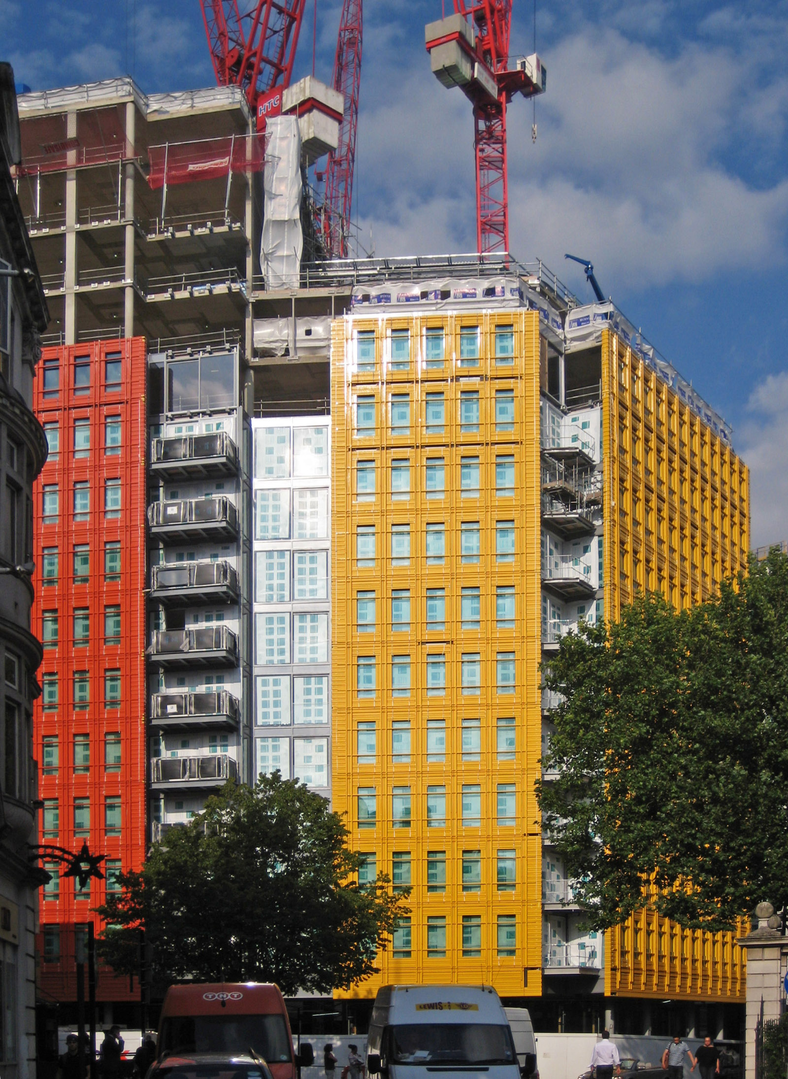 Unitized ceramic facade, by Renzo Piano in London (011) | facad3s