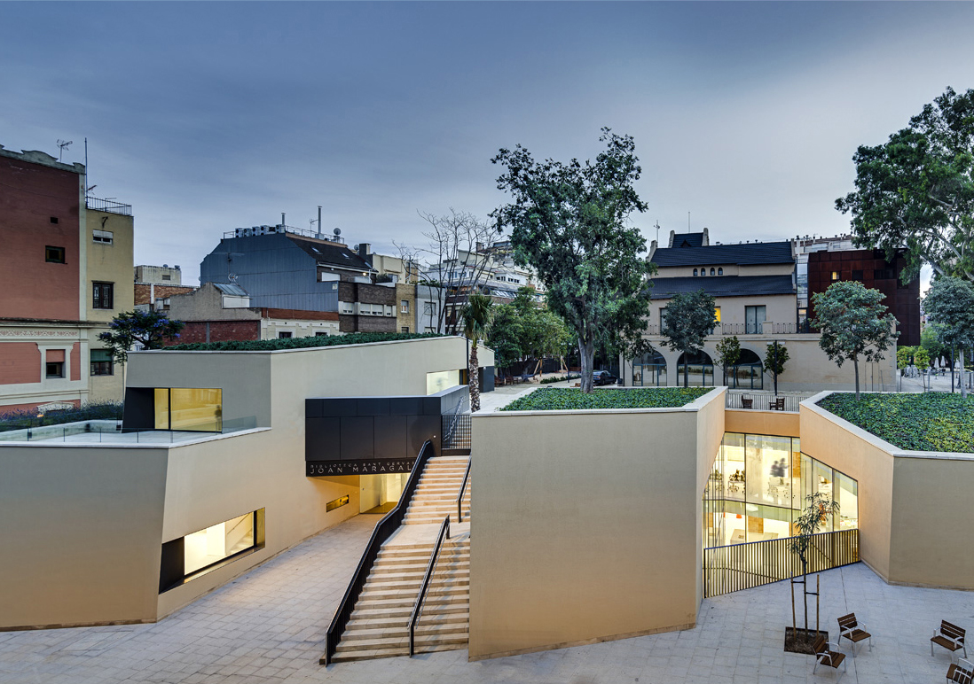 Dematerialized steel curtain wall (018) | facad3s